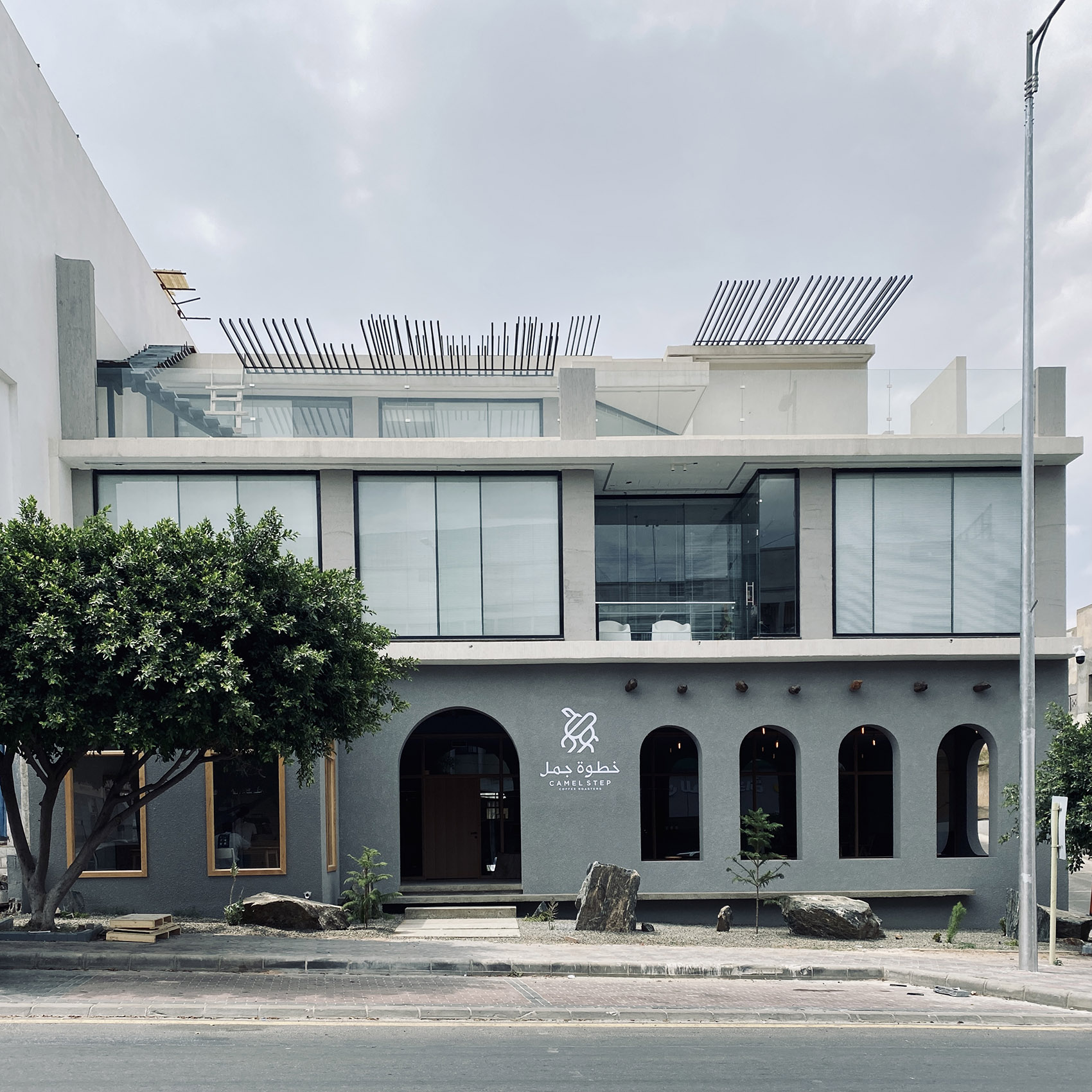 Camel Step Coffee Roasters Shop by Faris Alosaimi - 谷德设计网