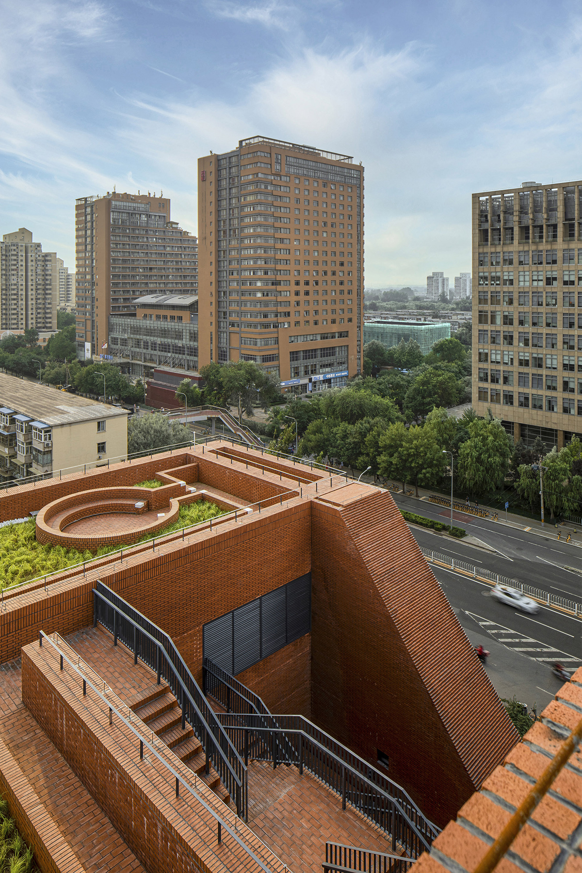 No.150 Chengfu Road, China by URBANUS - 谷德设计网