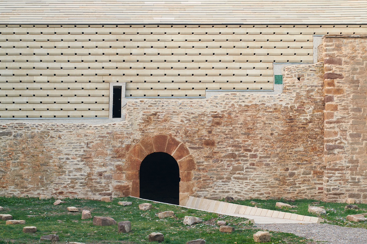 San Juan de Ruesta Hermitage Restoration by Sebastián Arquitectos - 谷德设计网