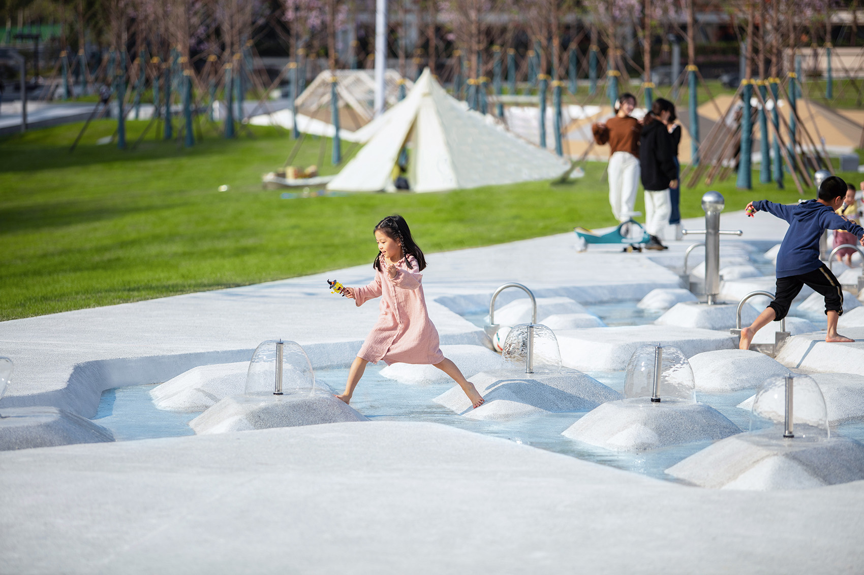 Shaoxing Mini Supernova Community Park, China by HID - 谷德设计网