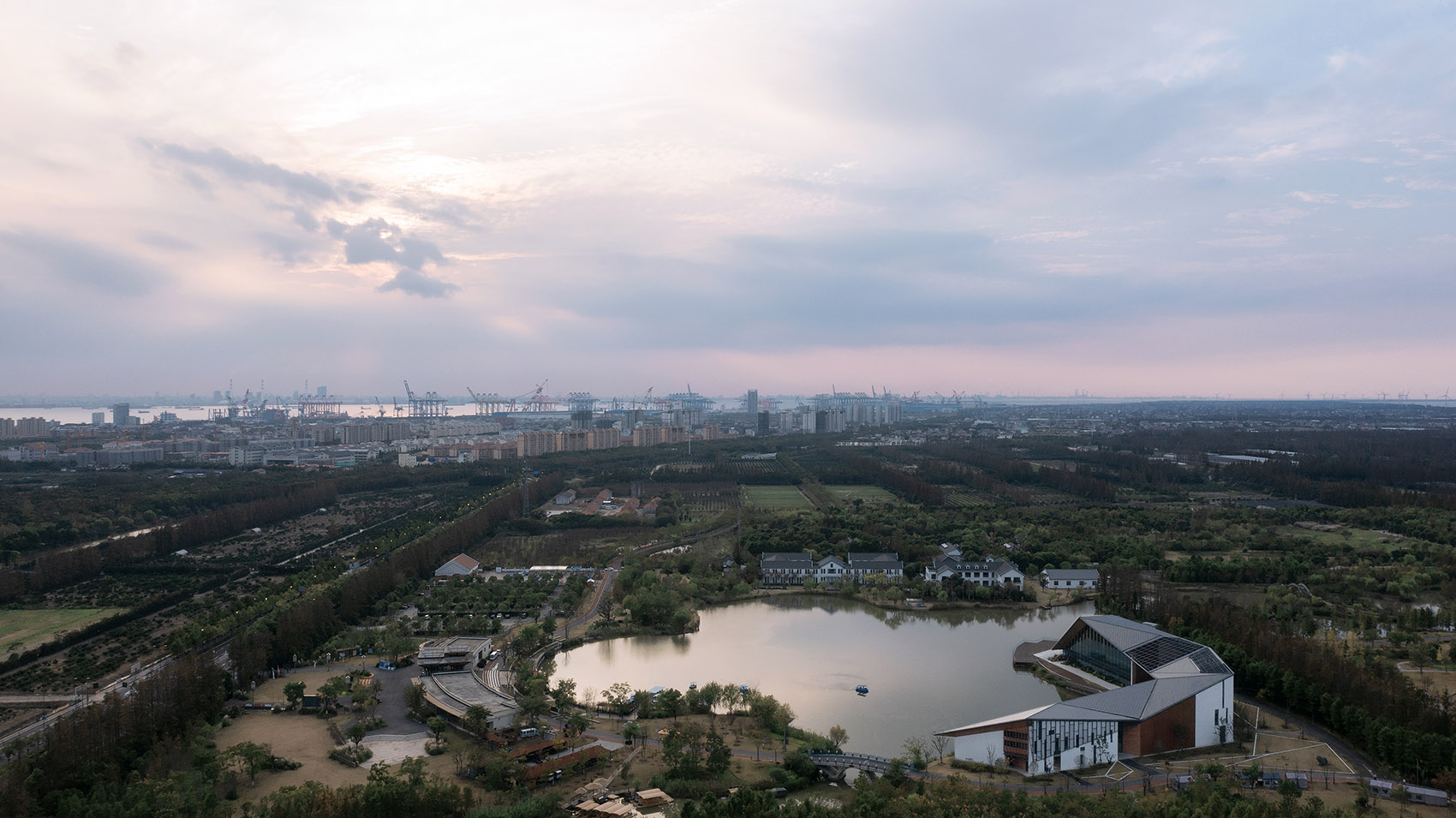 Changxing Island Country Park Visitor Center, China by Micron ...