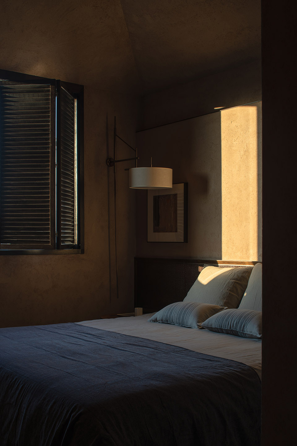 FLOWING LIGHT & SHADOW by Fuzhou Lingzhu Design Decoration Co., Ltd ...