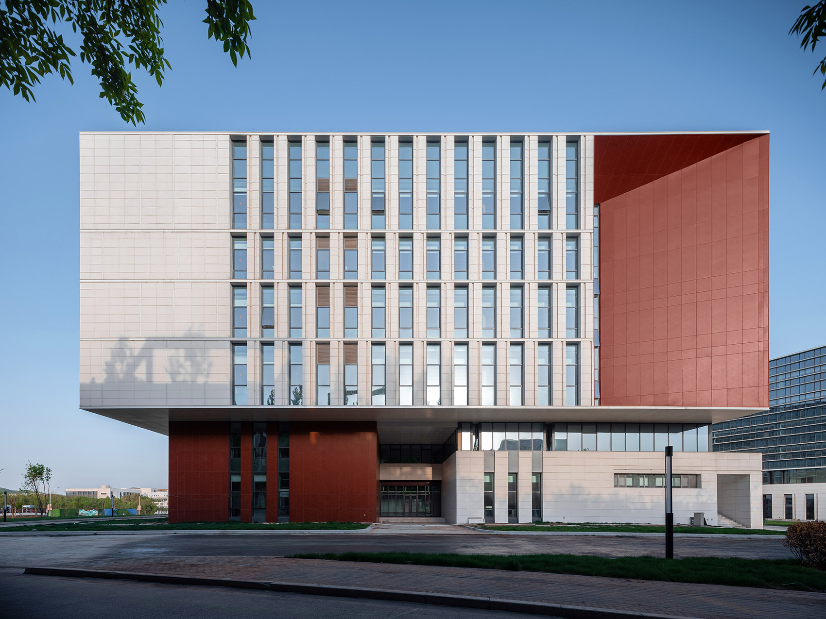 State Key Laboratory of Qilu University of Technology, China by Tong Yuan Design Group - 谷德设计网