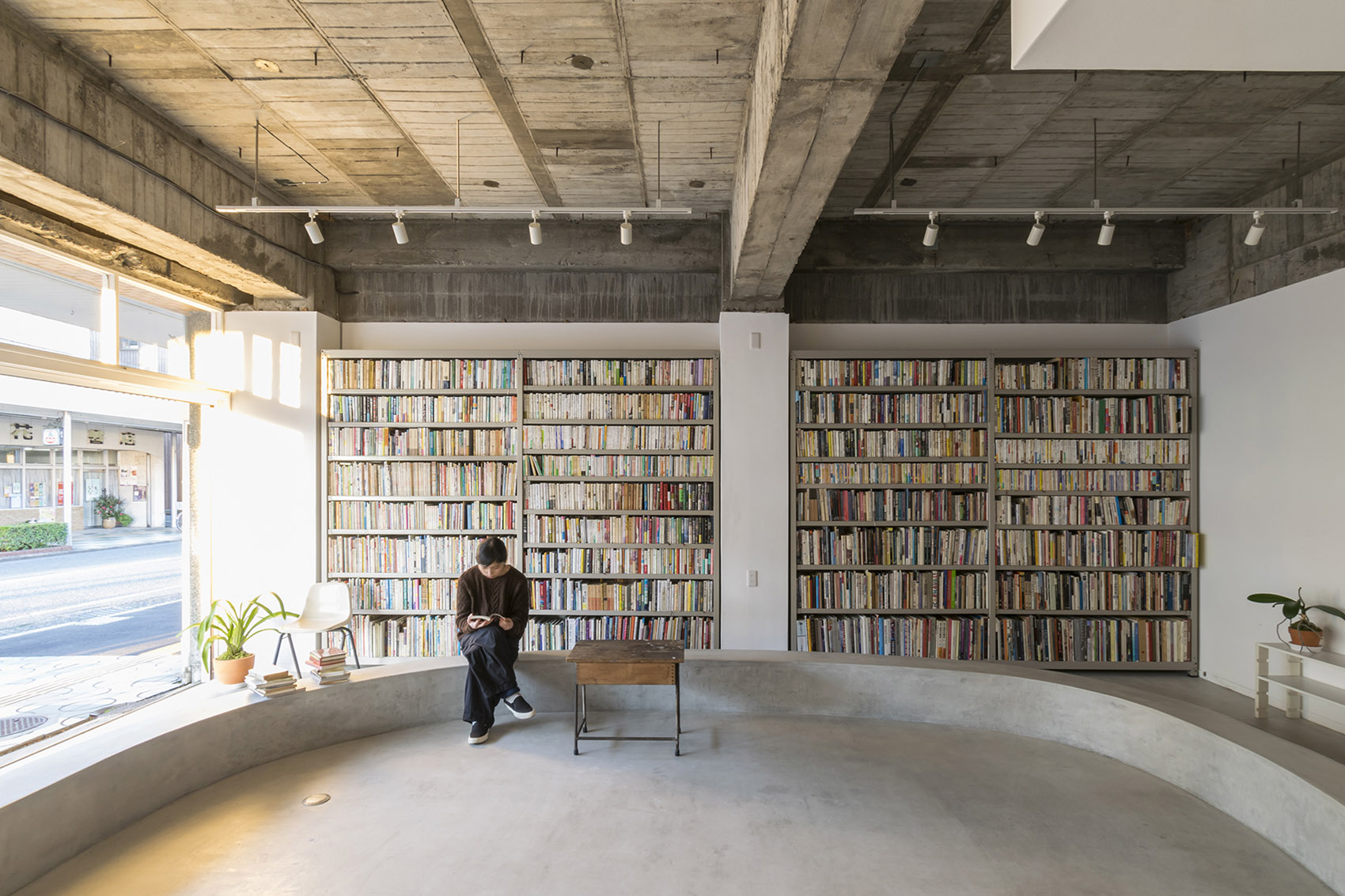 House with a Small Library, Japan by Hiroshi Kinoshita and Associates ...