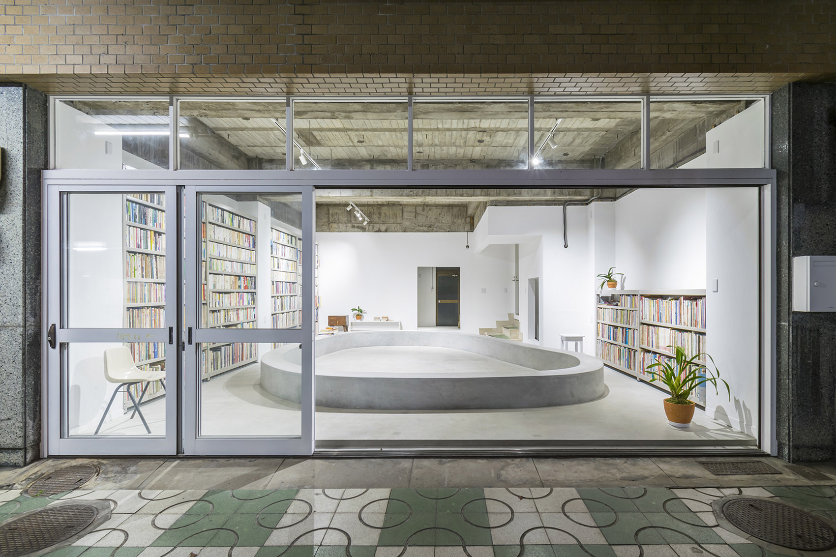 House with a Small Library, Japan by Hiroshi Kinoshita and Associates ...