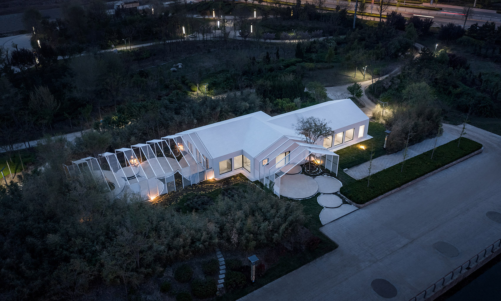 Auxiliary Building Renovation along Zhu River, China by Xband ...