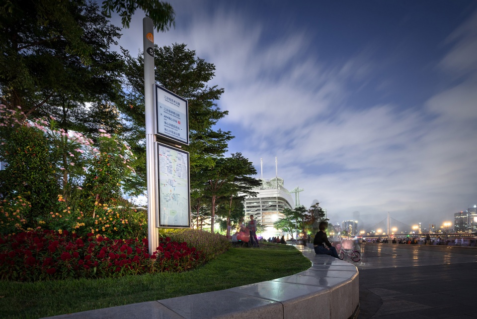 Haixin Bridge North Bank landscape upgrade project, Guangzhou, China by ...