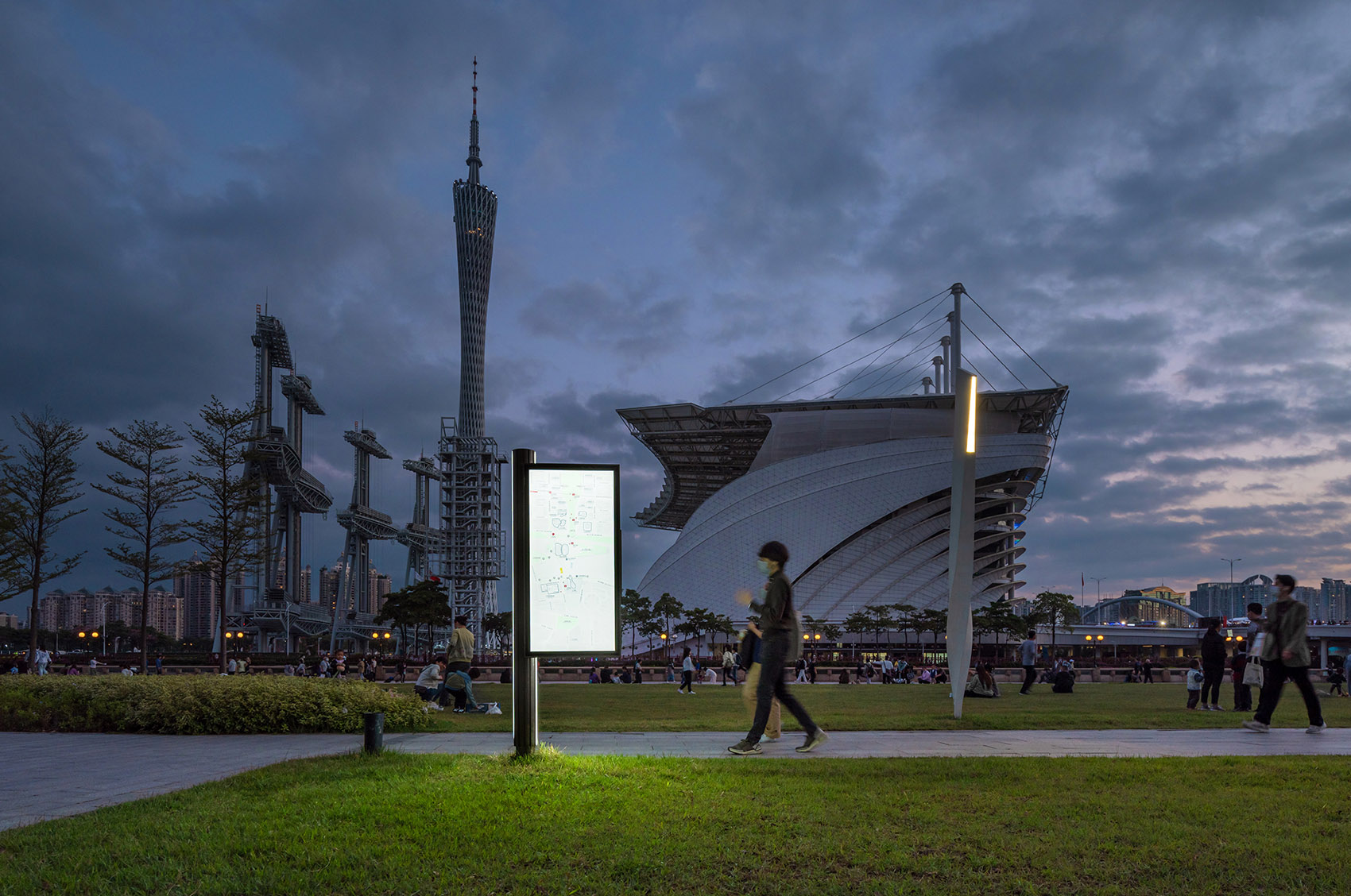 Haixin Bridge North Bank landscape upgrade project, Guangzhou, China by ...