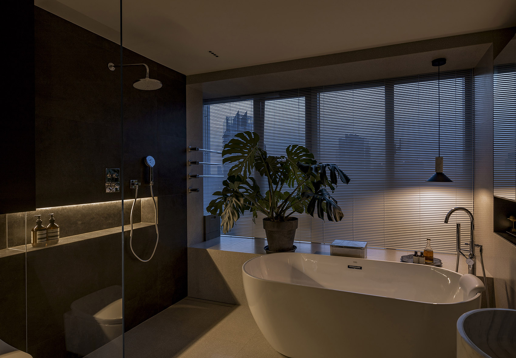 Light and Shadow in Overlapping Space, Shenzhen by KINJO DESIGN - 谷德设计网