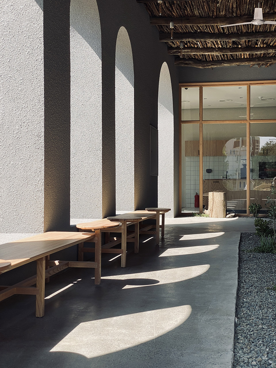 Camel Step Coffee Roasters Shop by Faris Alosaimi - 谷德设计网