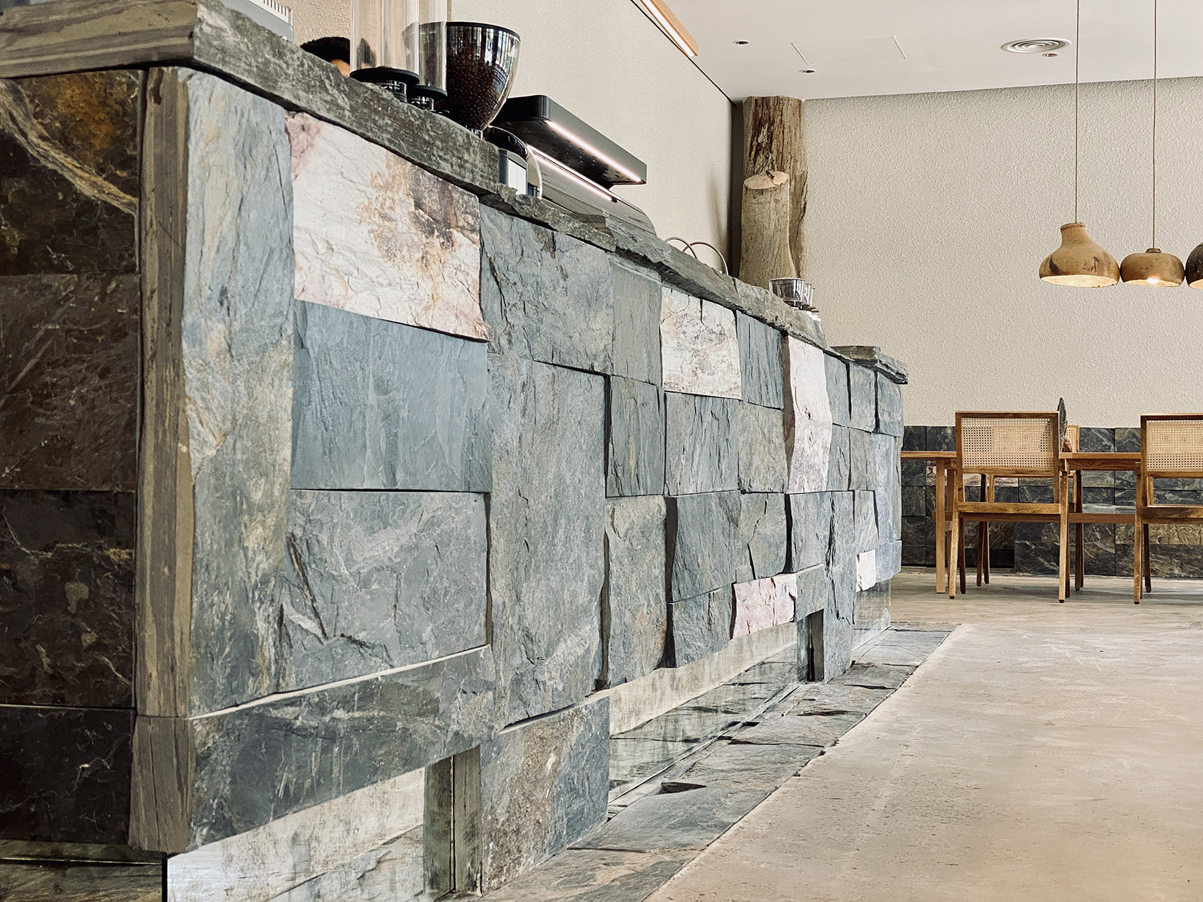 Camel Step Coffee Roasters Shop by Faris Alosaimi - 谷德设计网