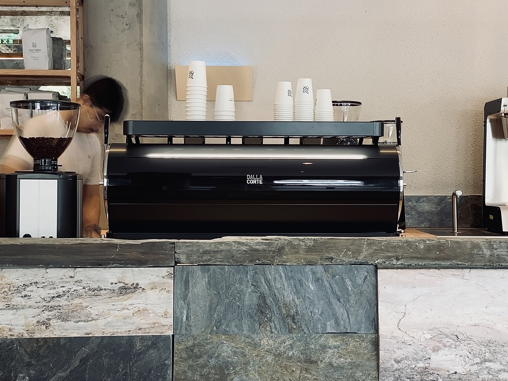 Camel Step Coffee Roasters Shop by Faris Alosaimi - 谷德设计网