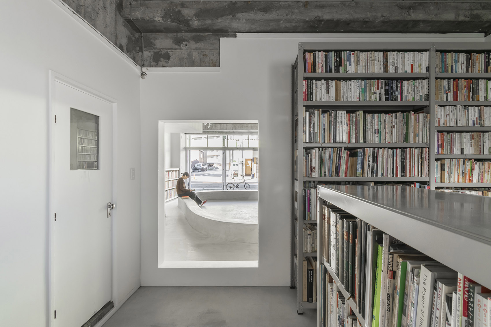 House with a Small Library, Japan by Hiroshi Kinoshita and Associates ...