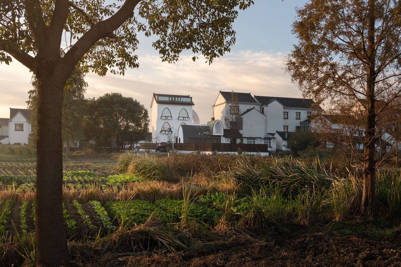 The transformation of Huahai Homestay in Daijin Village, China by DUS ...
