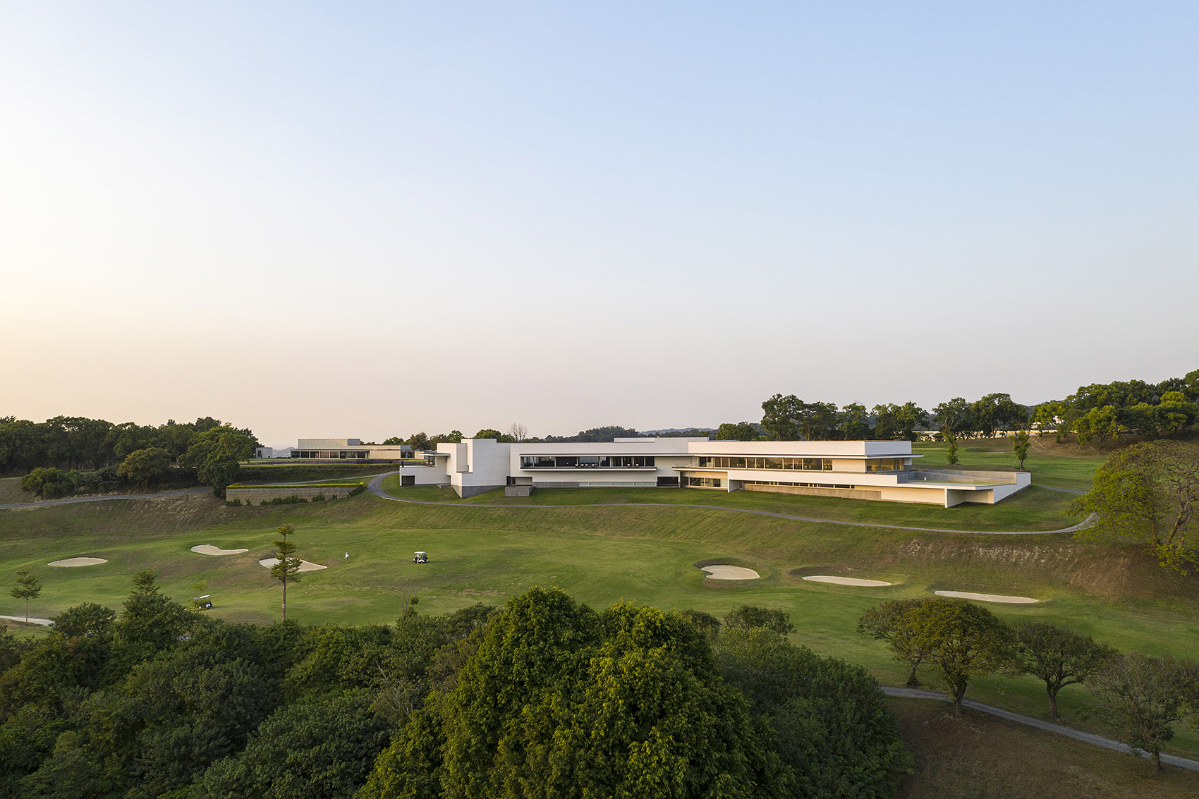 CHIA CHING HOUSE – Taifong Golf Club, Taiwan by Álvaro Siza + Carlos ...