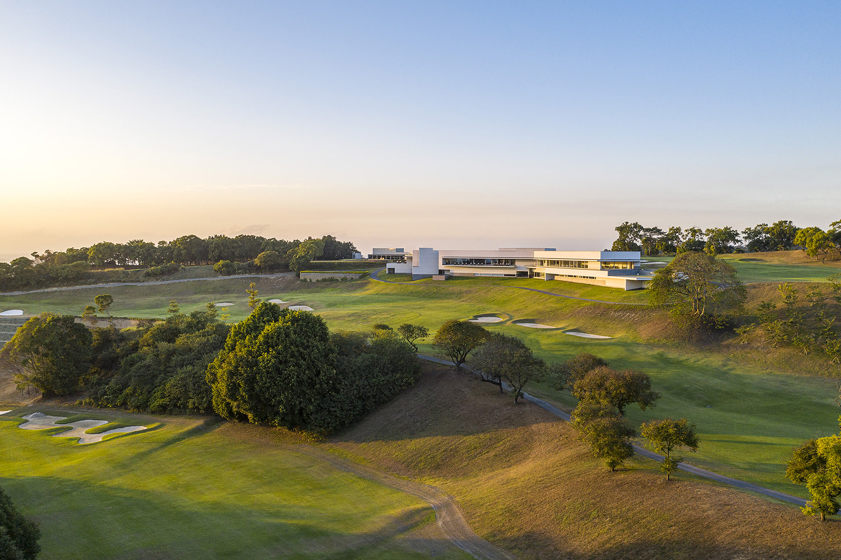 CHIA CHING HOUSE – Taifong Golf Club, Taiwan by Álvaro Siza + Carlos ...