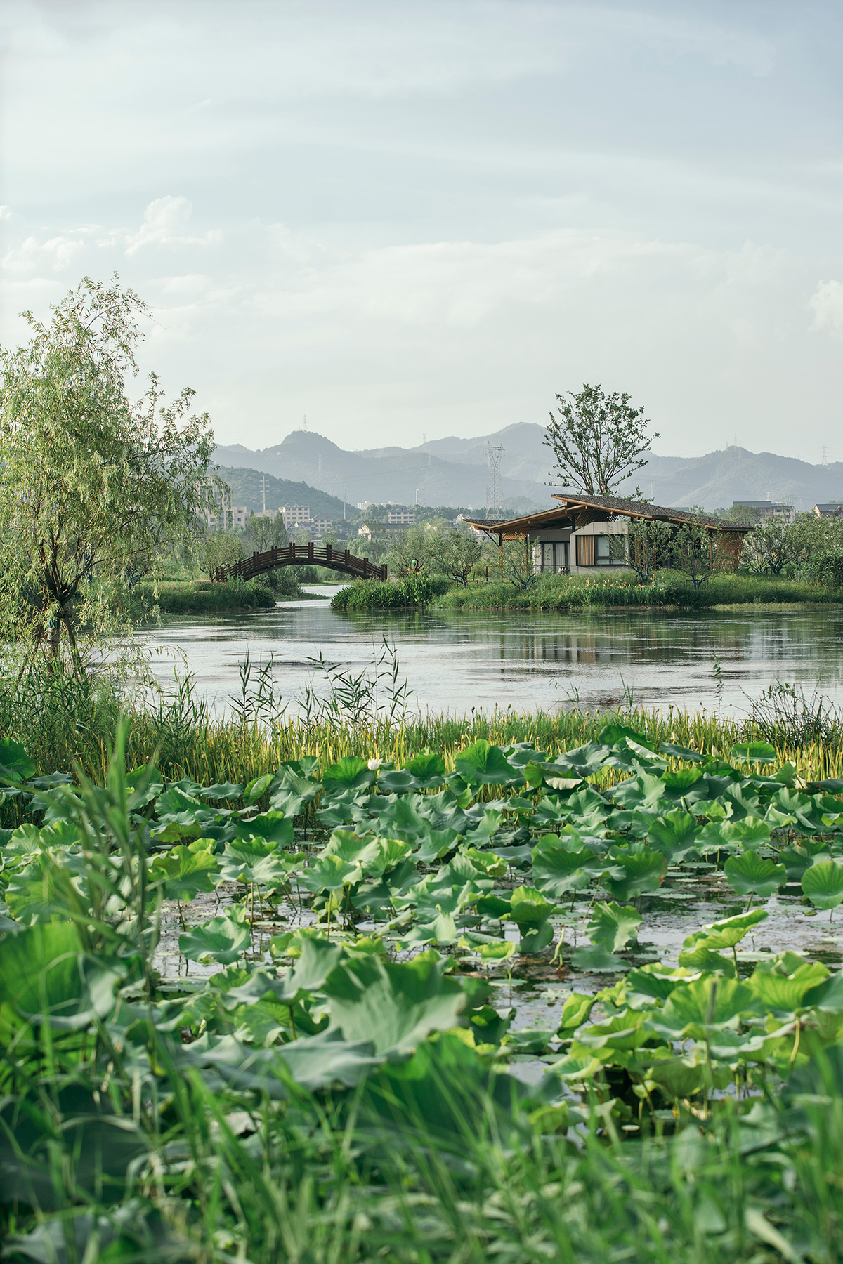 Fuyang Yangbei Lake Wetland Ecological Hotel, China by Shulin ...