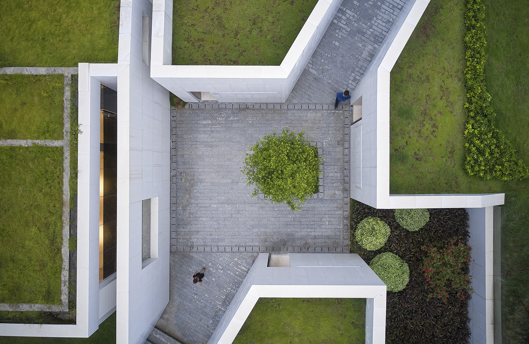 Pazhou Poly Sport Park Service Center, Guangzhou, China by TEAM BLDG ...