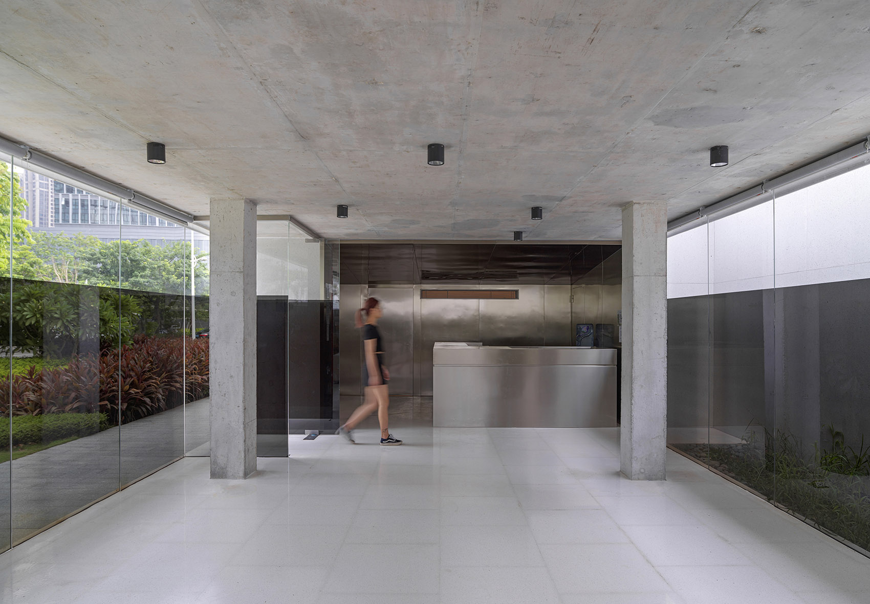 Pazhou Poly Sport Park Service Center, Guangzhou, China by TEAM BLDG ...