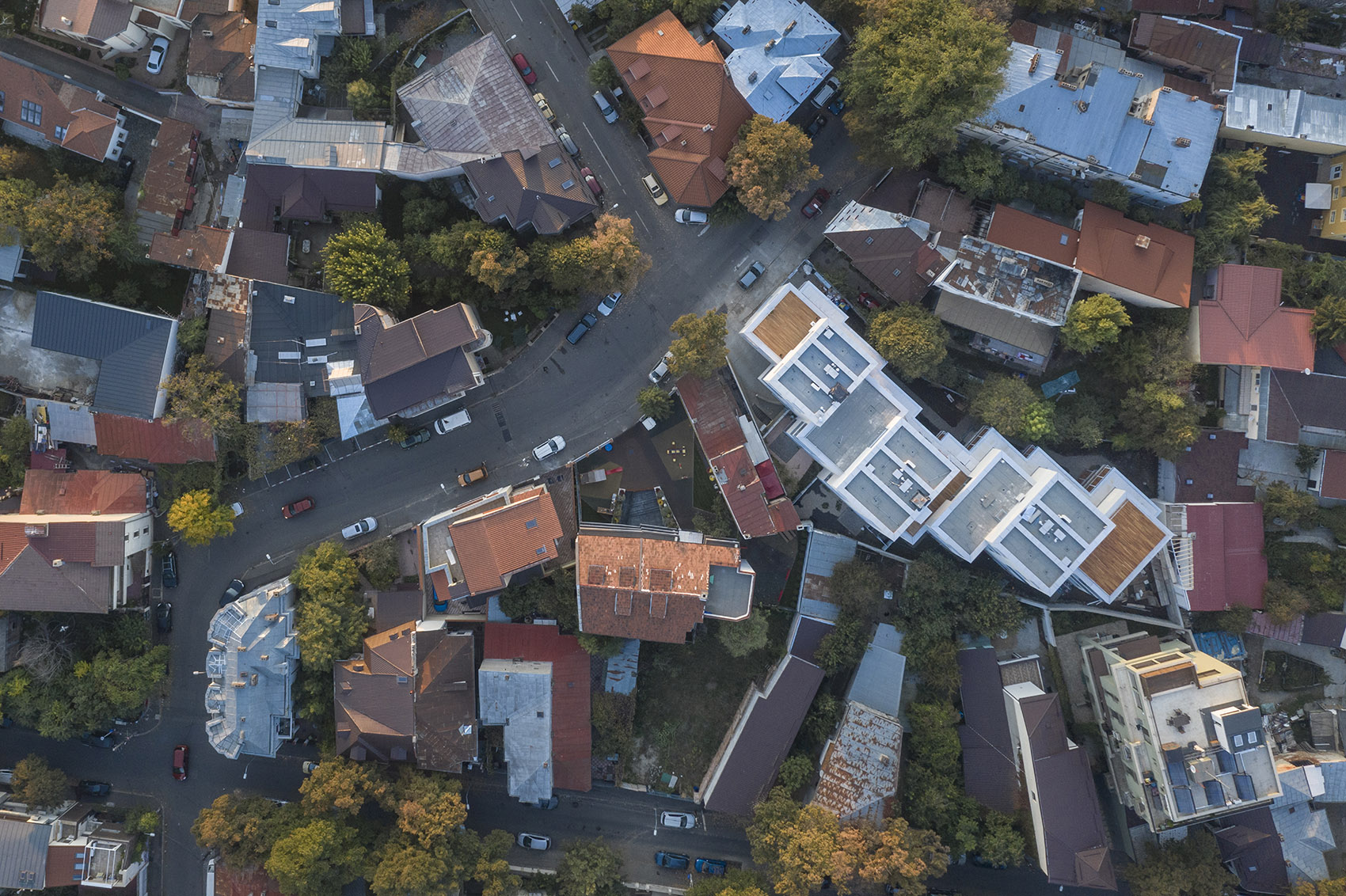 Urban Spaces 2 / Mumuleanu 14 Apartment Building, Romania by ADNBA - 谷德设计网