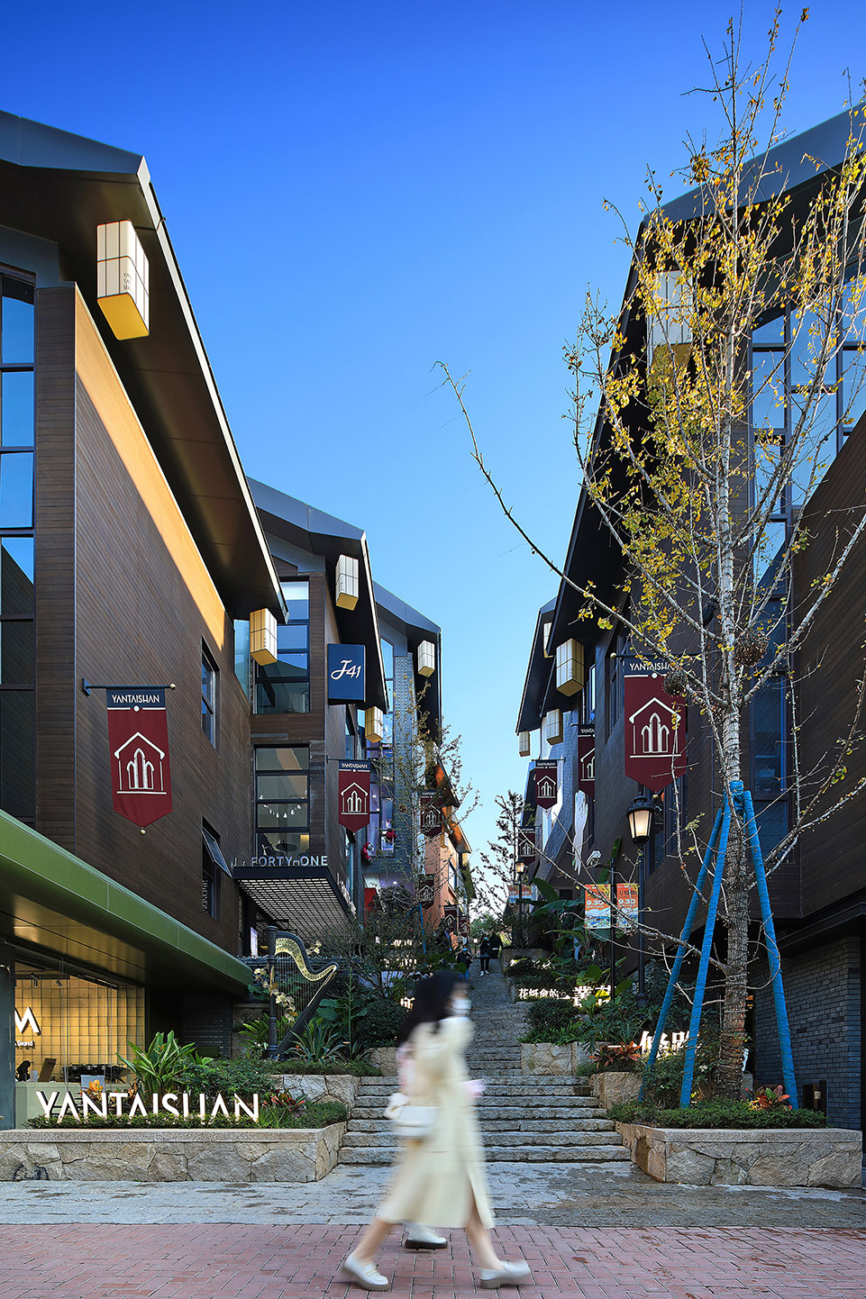 Yantai Mountain Commercial Streetscape Design by Fun Connection - 谷德设计网