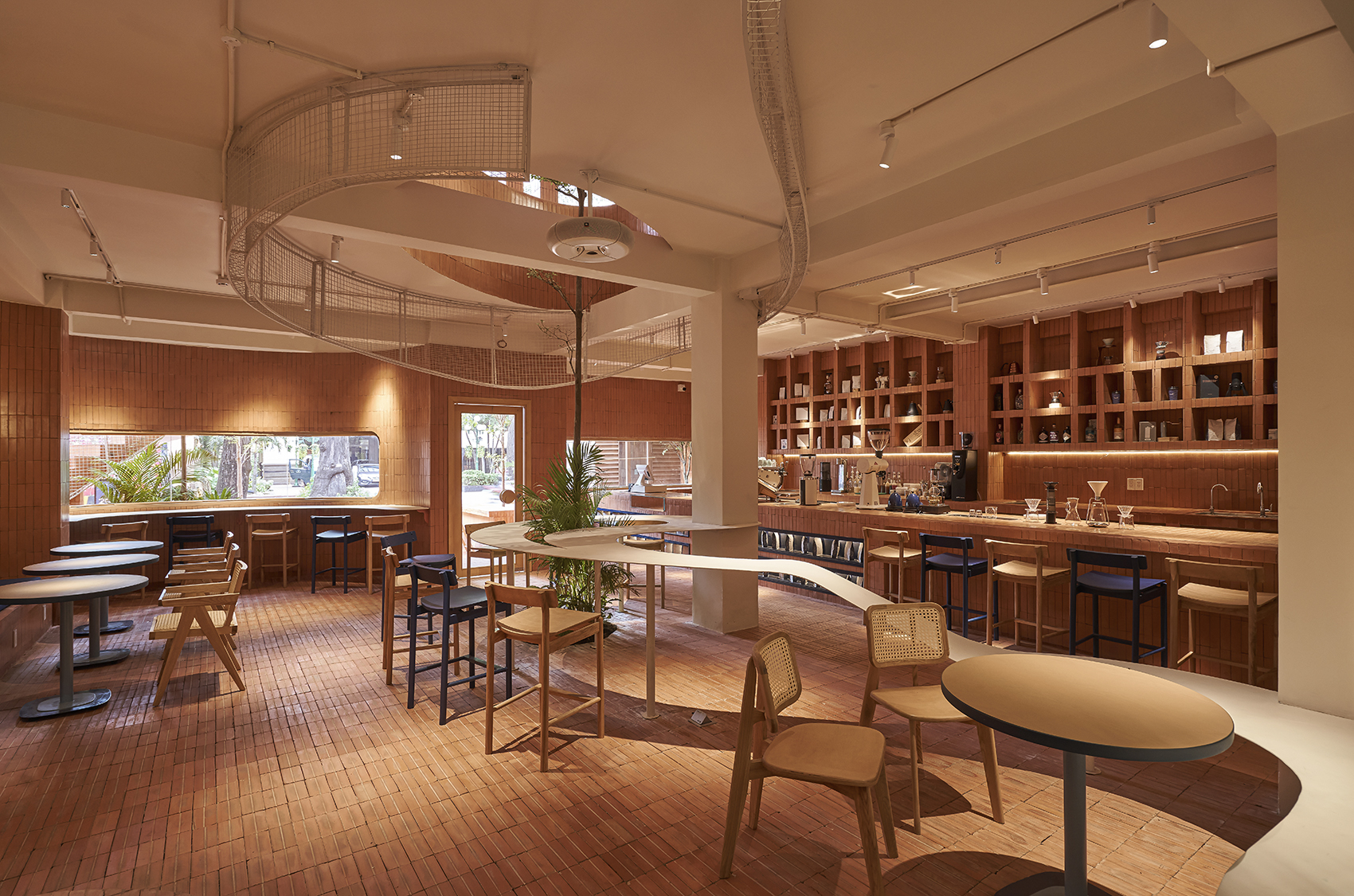 Anh Coffee Roastery by Red5studio - 谷德设计网