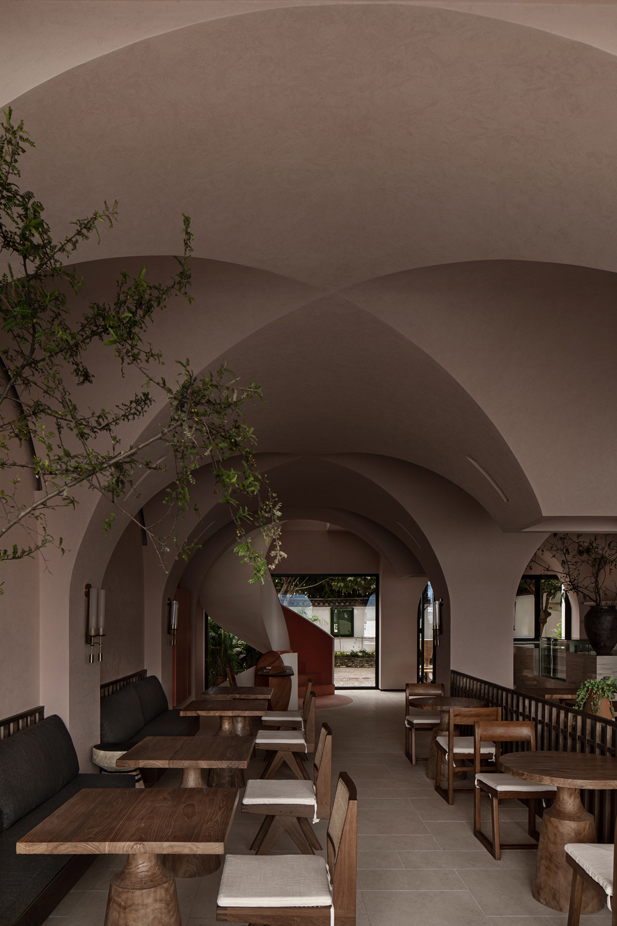The Tree & Villa by the Erhai Lake, China by Fusion Design - 谷德设计网
