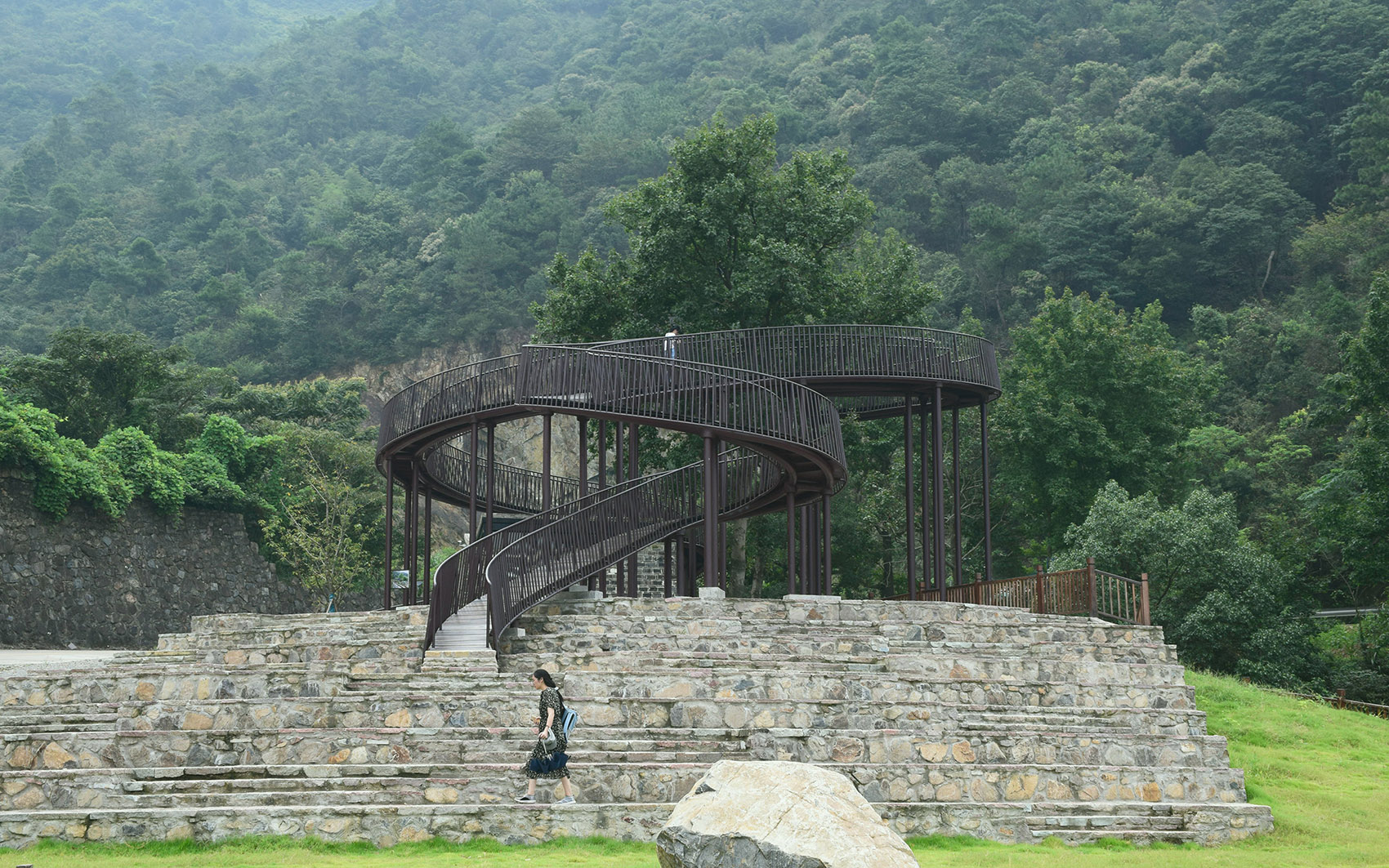 platforms in Jiutou (Green-way), China by Semi-arch Architecture Design ...