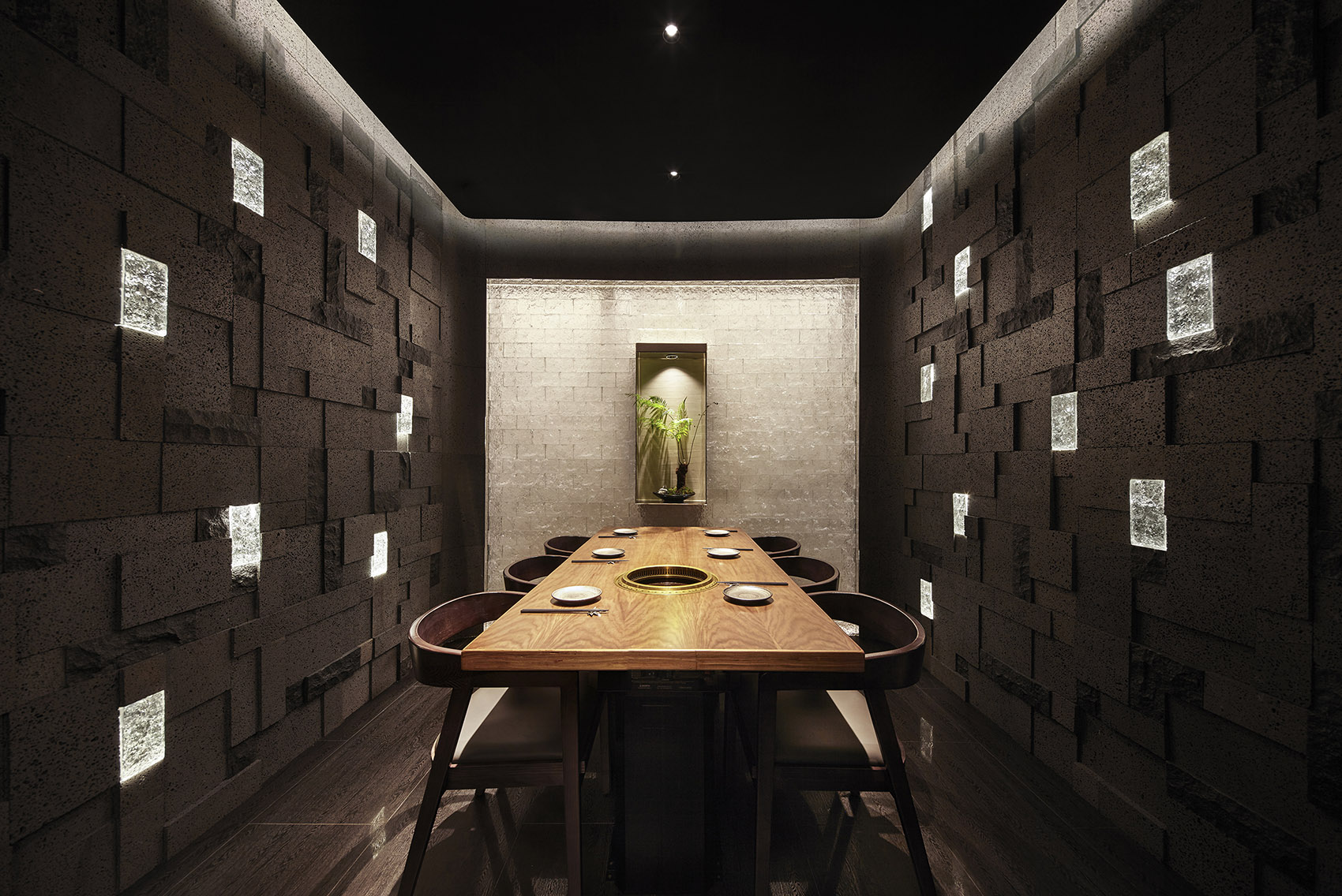 DAIMUYAKINIKU, China by okamoto deguchi design - 谷德设计网