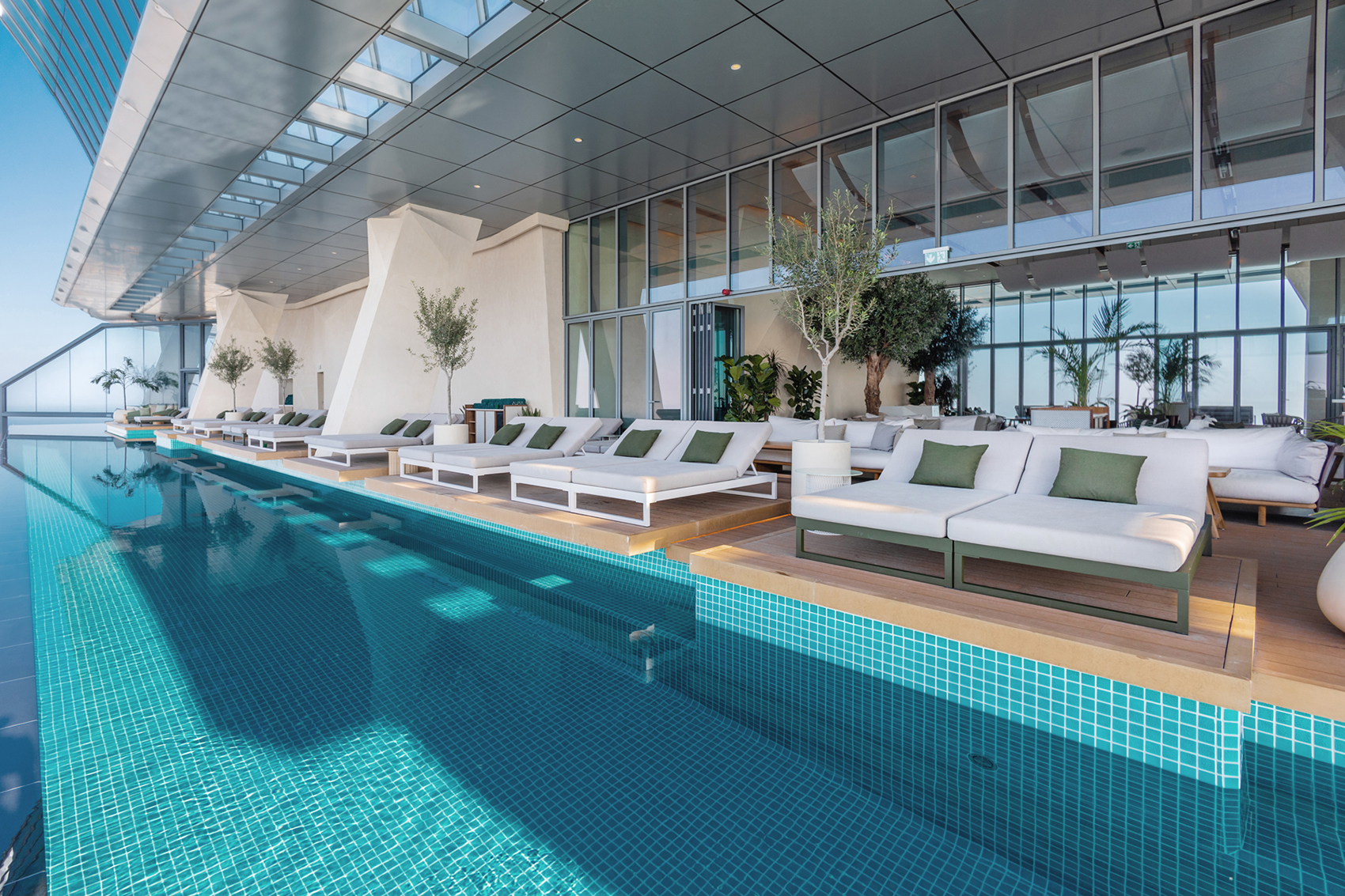 AURA SKYPOOL by Kokaistudios - 谷德设计网