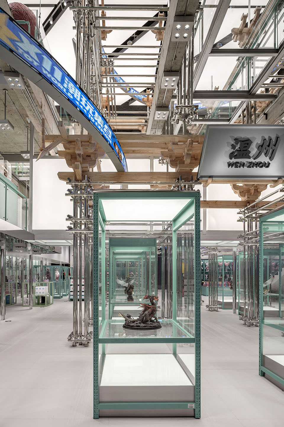 X11 Flagship Store (Incity Mega, Wenzhou, China) by BloomDesign - 谷德设计网