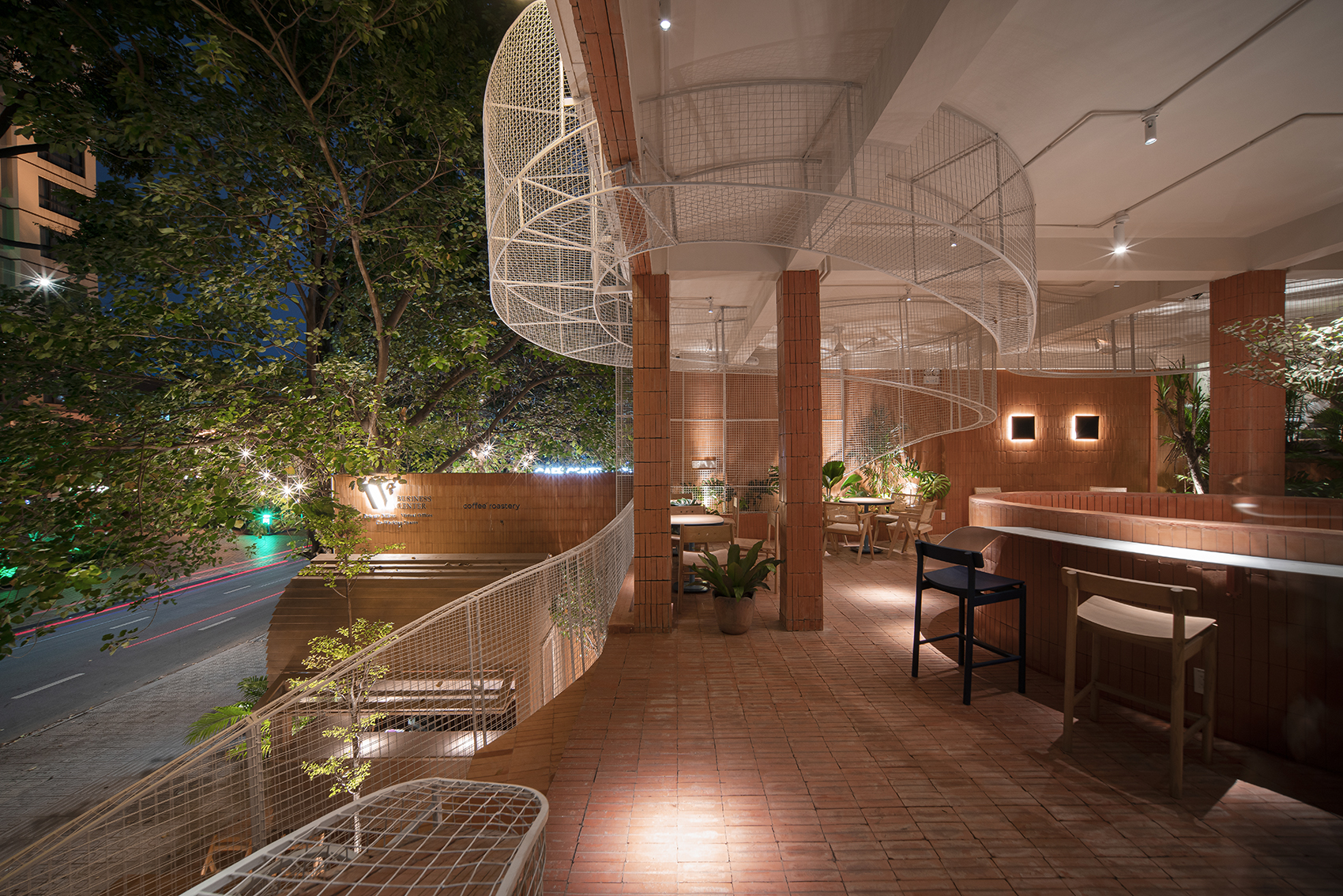 Anh Coffee Roastery by Red5studio - 谷德设计网