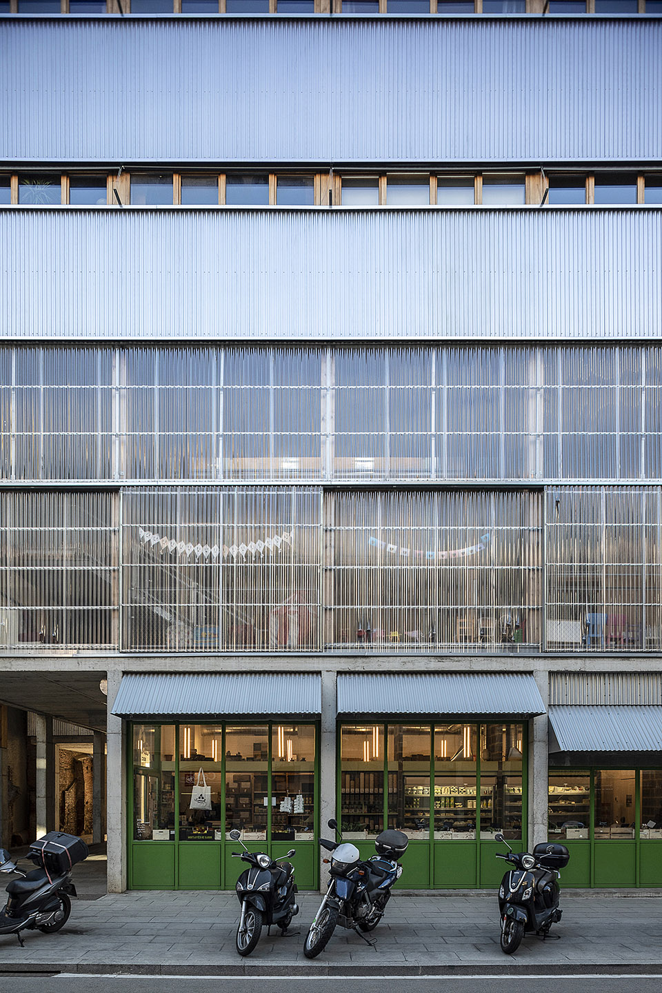 La Borda Housing Cooperative by Lacol - 谷德设计网