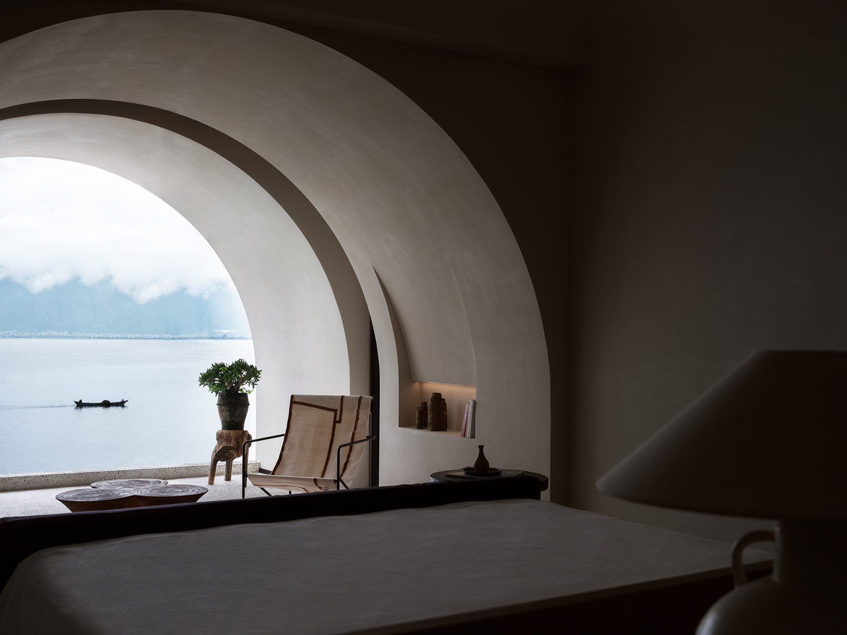 The Tree & Villa by the Erhai Lake, China by Fusion Design - 谷德设计网