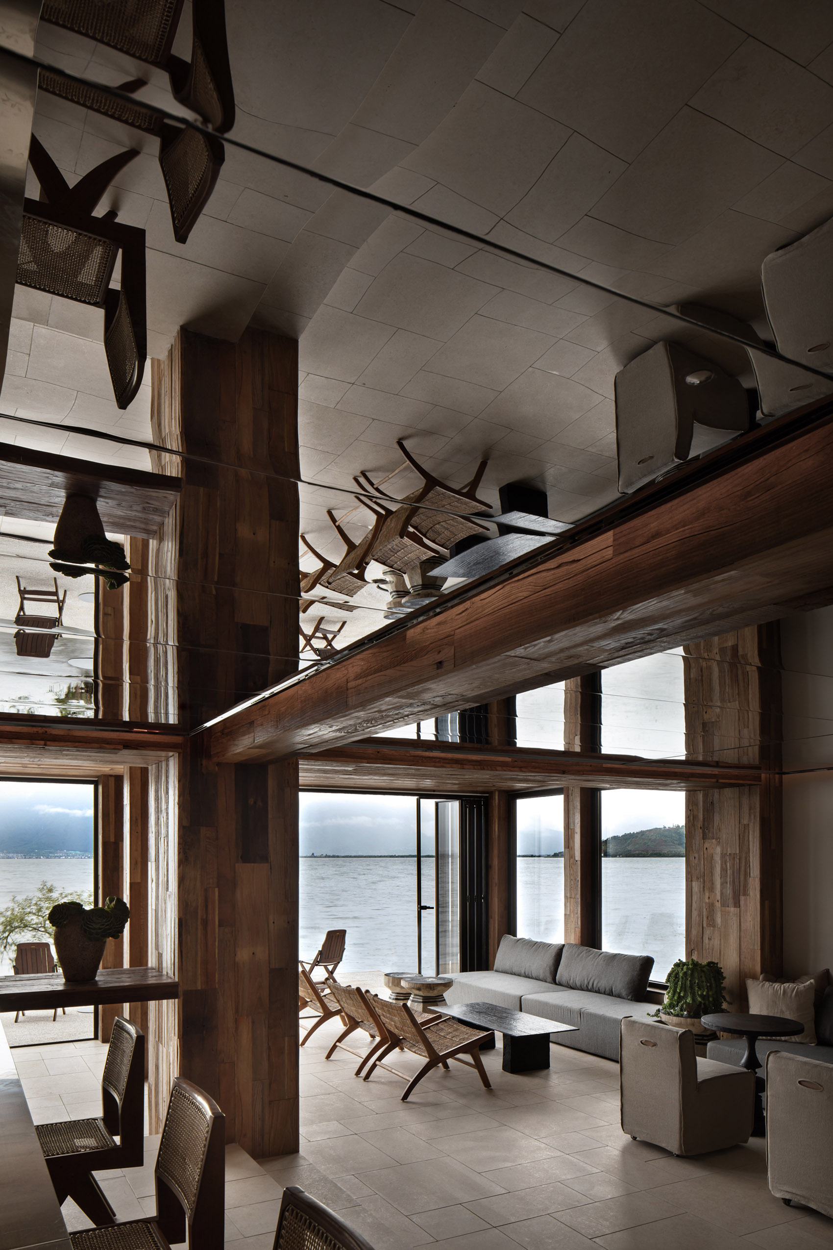 The Tree & Villa by the Erhai Lake, China by Fusion Design - 谷德设计网