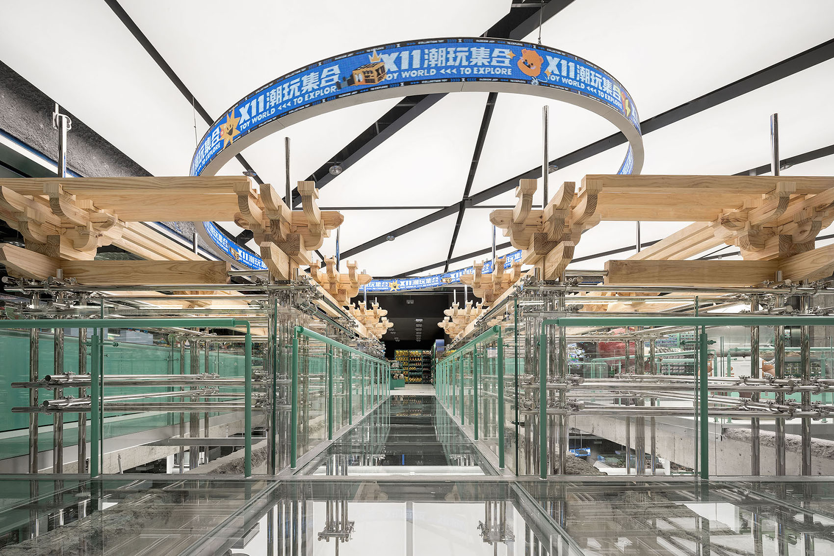 X11 Flagship Store (Incity Mega, Wenzhou, China) by BloomDesign - 谷德设计网