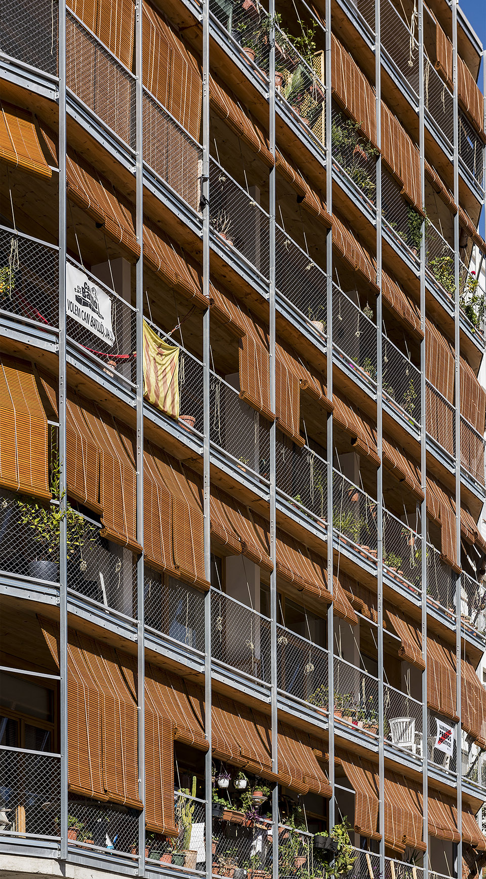 La Borda Housing Cooperative by Lacol - 谷德设计网