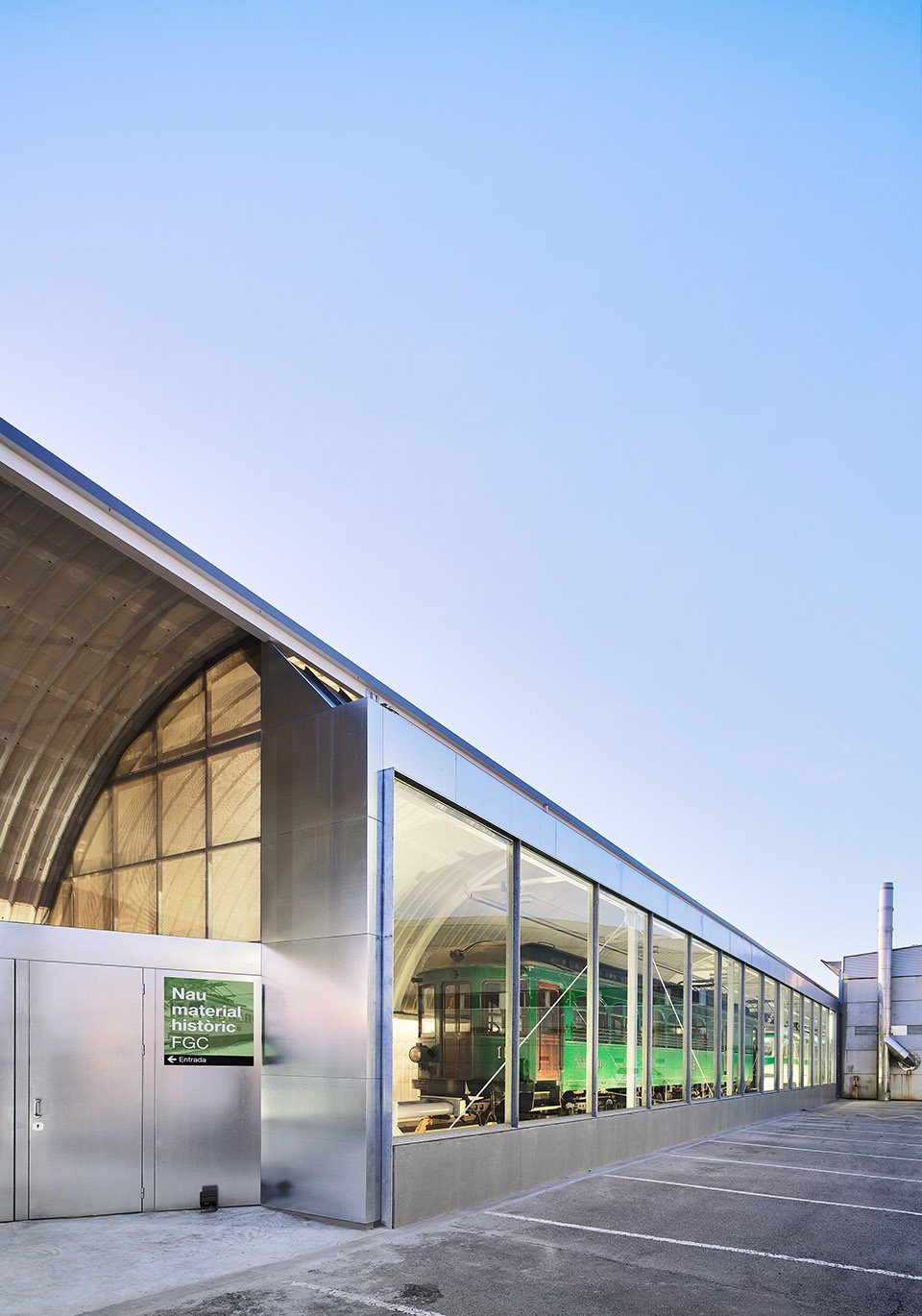 Warehouse/Museum of Historical Material FGC by AMOO + Mora Sanvisens ...