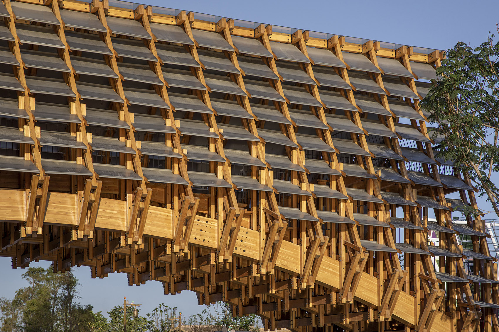 Timber Bridge in Gulou Waterfront, Guangdong, China by LUO studio - 谷德设计网