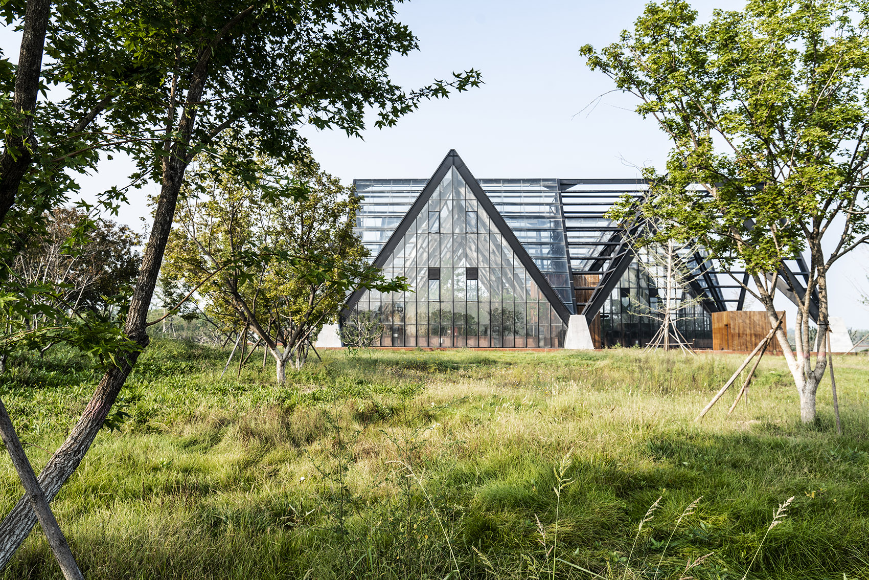 Hengshui Botanical Garden Greenhouse Exhibition Hall, China by Interval ...