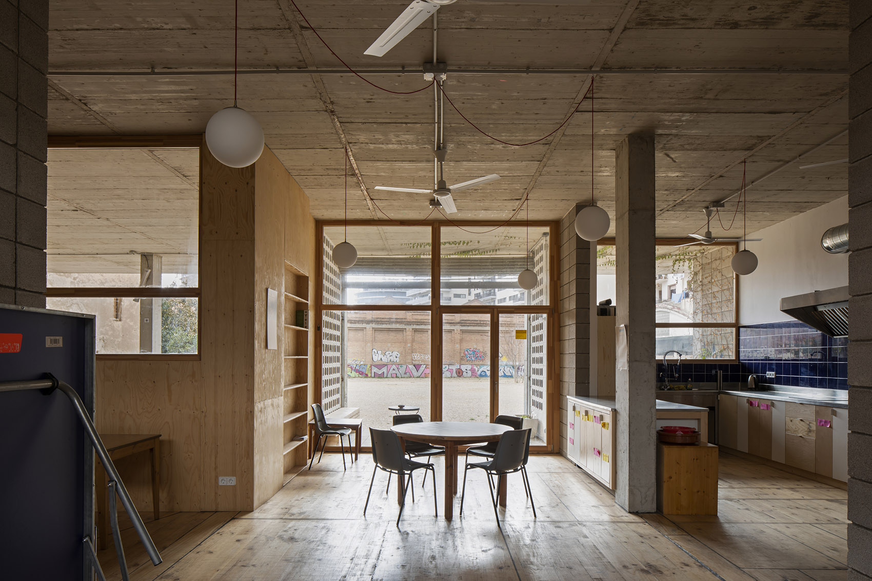 La Borda Housing Cooperative by Lacol - 谷德设计网