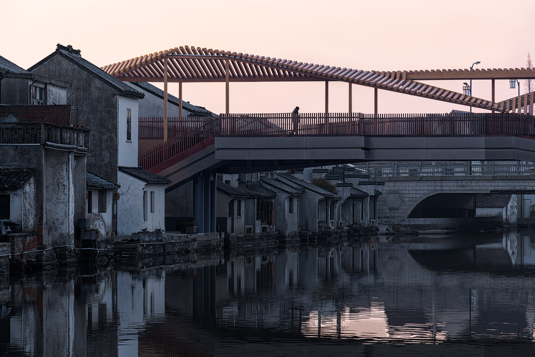 “Fold” and “Curve” Bridges in Changshu by Shenzhen Huahui Design X ...