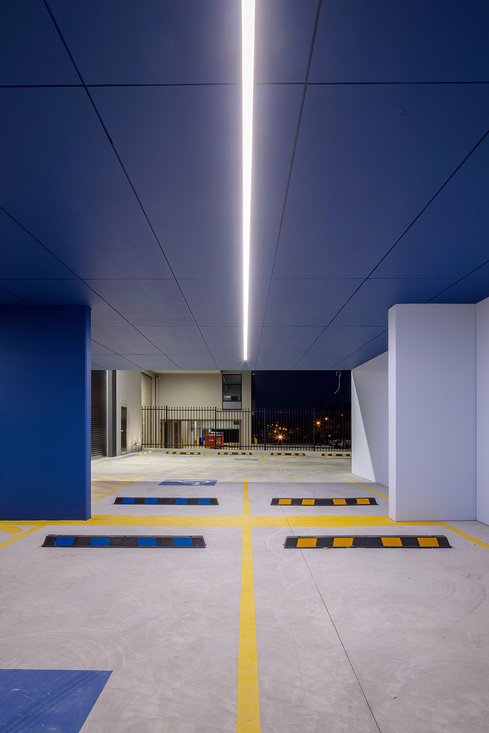 Big Blue by Fuse Architecture - 谷德设计网