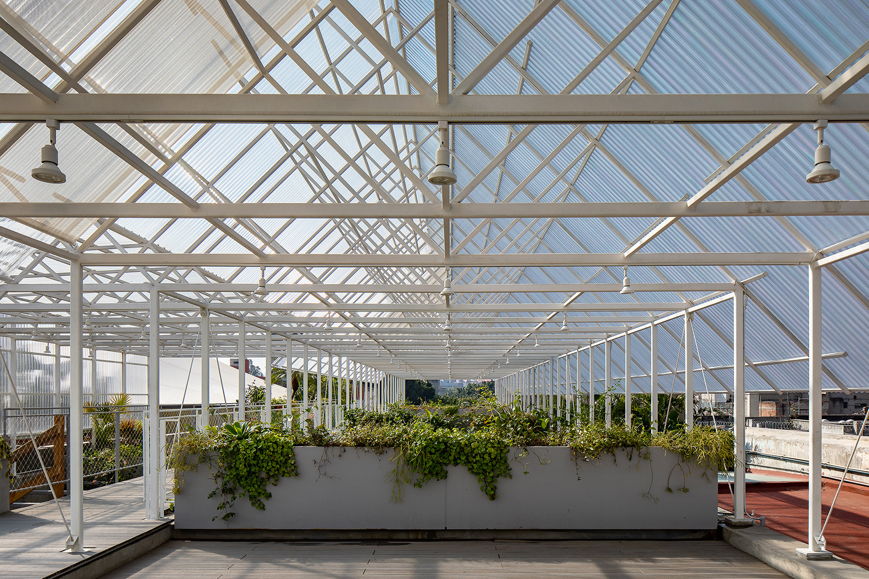 Rooftop Prim by PRODUCTORA - 谷德设计网