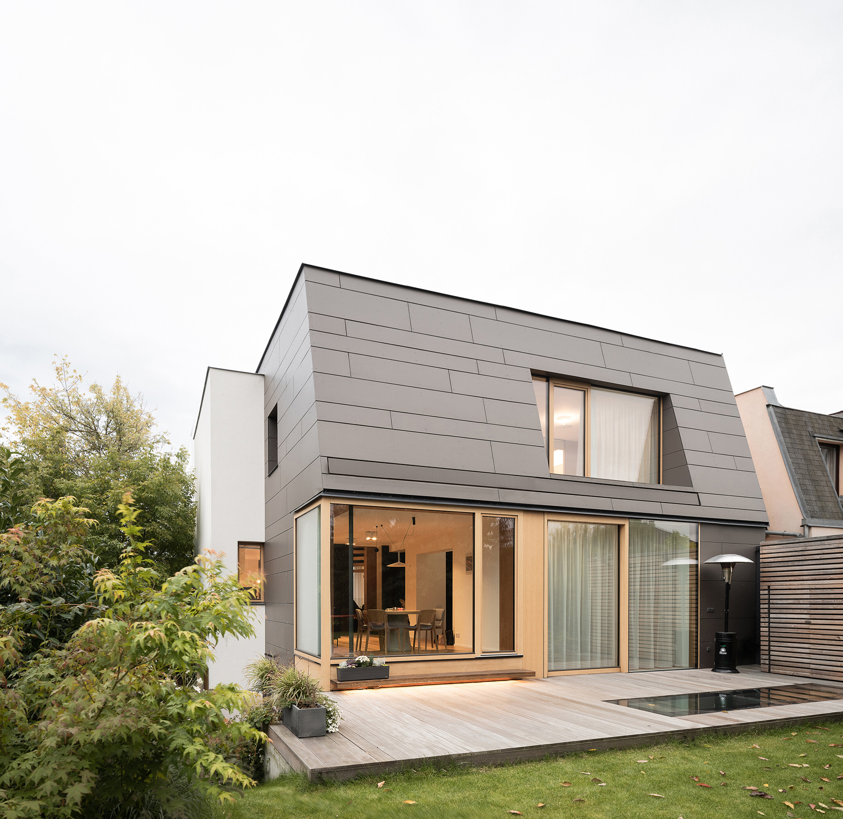 Cherry Tree House by SOA architekti - 谷德设计网