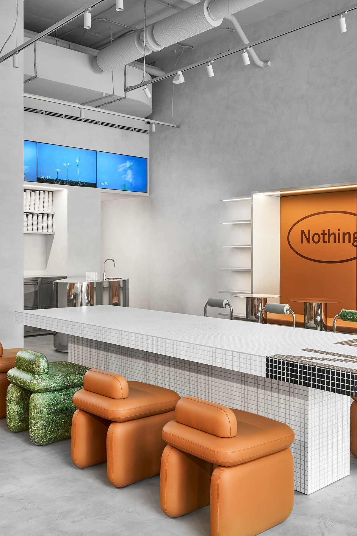 Nothing Fancy by Eduard Eremchuk and Katy Pititskaya - 谷德设计网