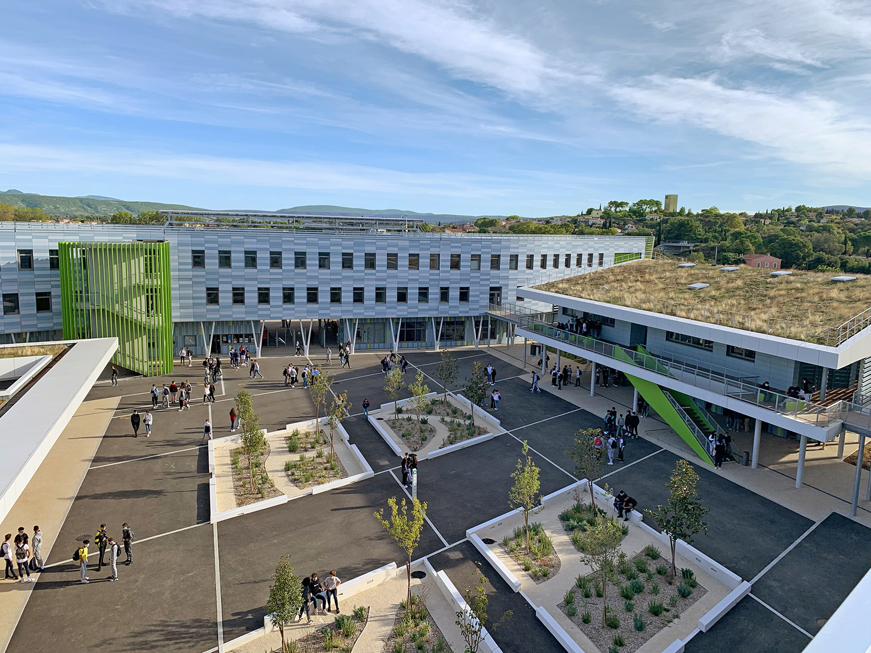 Simone Veil High School by Hellin-Sebbag Architectes Associés - 谷德设计网