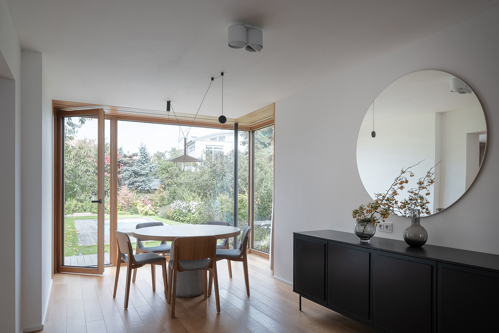 Cherry Tree House by SOA architekti - 谷德设计网
