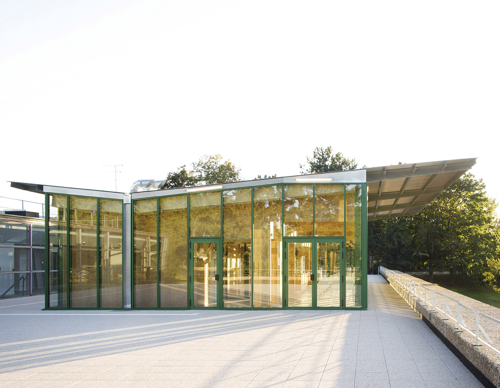 Extension and restructuring of a University Refectory in Cergy ...