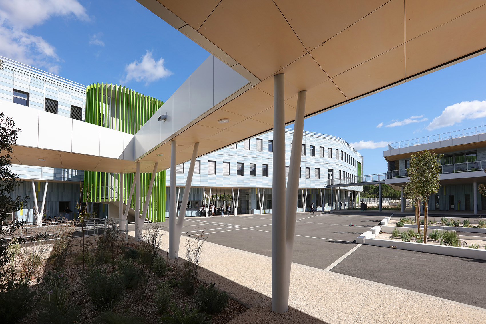 Simone Veil High School by Hellin-Sebbag Architectes Associés - 谷德设计网